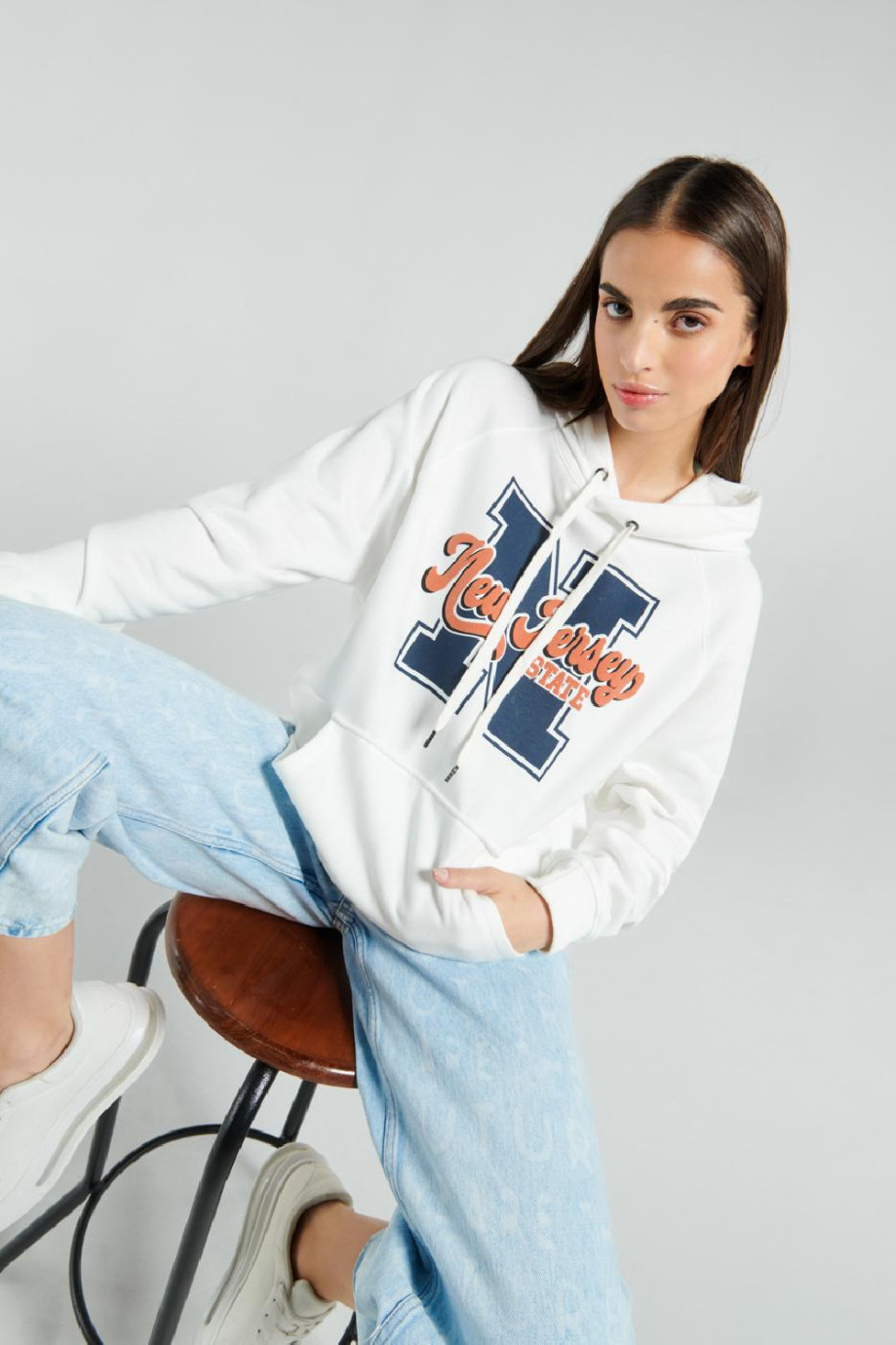 Buzos para mujer | Con capota, Cropped, Afelpado, estampados y más